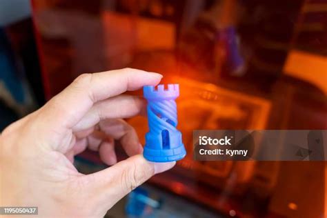 3d 프린터 인쇄 프로토 타입과 손 3차원 인쇄에 대한 스톡 사진 및 기타 이미지 3차원 인쇄 3차원 형태 건강관리와 의술 Istock
