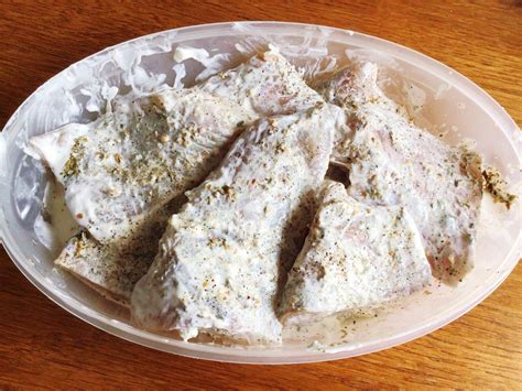 Риба запечена в сметані в духовці швидкий рецепт з фото