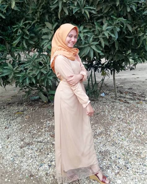 Putri Agustin Ssi Narsis Ala Mahasiswi Cantik Fisika Unriau Dzargon