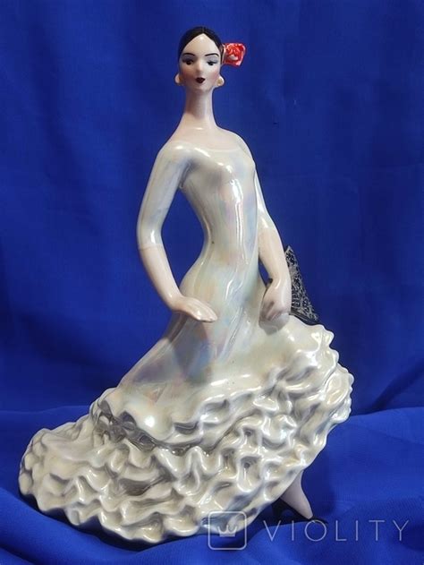 Фарфоровая статуэтка Испанский танец Кармен на сайте для коллекционеров Violity Купить