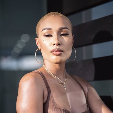 Real Model Junieebee • Threads Say More