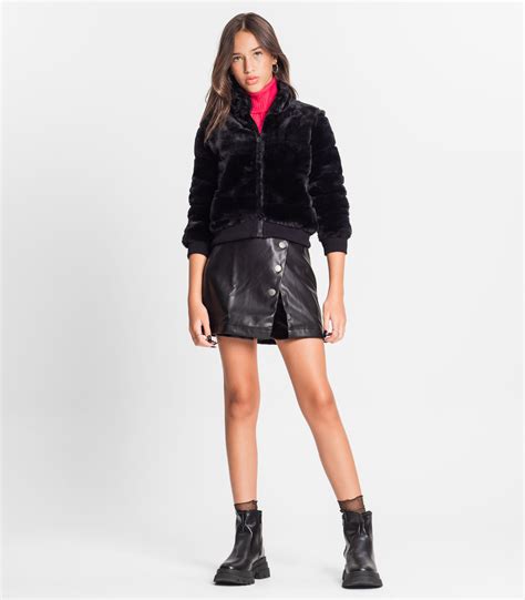 Jaqueta Juvenil Feminina Com Pelos Minty Preto Elegância E Conforto