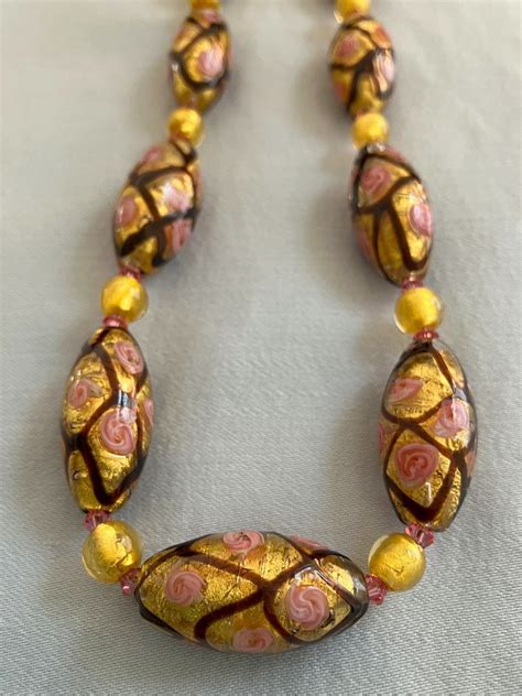 Murano Lattice Gold Foil Fiorato Glass Oval Bead Necklace With Pink