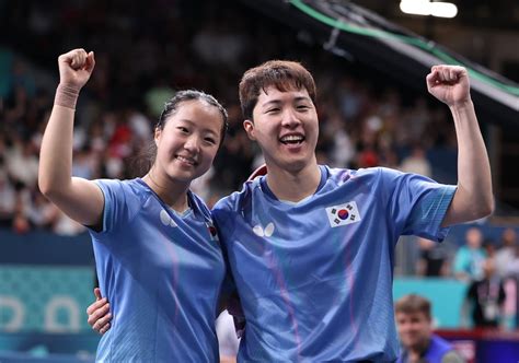 임종훈 신유빈 탁구 혼합복식 동메달…12년 만의 쾌거 한국경제