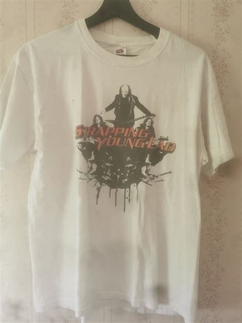 Se produkter som liknar T shirt Strapping Young Lad på Tradera 645134435