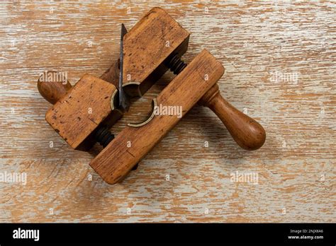 Cet Outil De Menuisier Vintage Est Pour Planer Une Section Conique