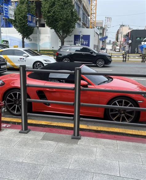 하이브 앞에서 포르쉐 시위하는 세븐틴 조슈아 중국팬  포텐 터짐 최신순 에펨코리아