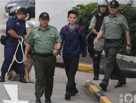 【上观直击香港】嫌犯陈同佳今早出狱：做了无可挽救错事，自己内心受责，愿返台湾自首嫌犯新浪新闻