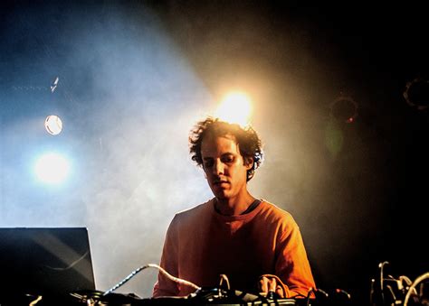 Four Tet Returns With New Remix For Bicep
