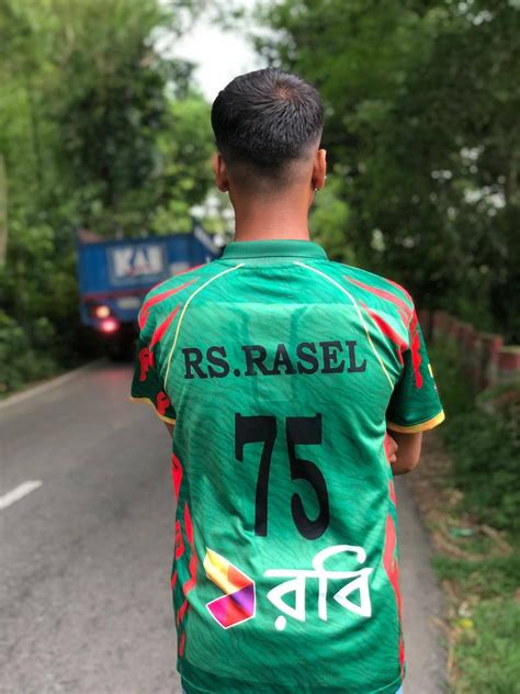 এই মানুষটার অধীনেই আমরা ২০১৫ ওডিয়াই বিশ্বকাপ কোয়ার্টার ফাইনাল খেলছি