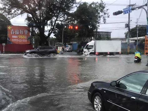 雨炸高雄「馬路變黃泥水路」！國道北上匝道封路 岡山淹出多條小河 生活 Ctwant