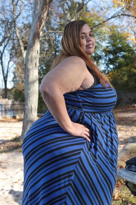 Worlds Widest Hips The Women With Eight Foot Waists Who Couldnt Be