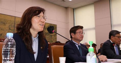 국회 문체위 첫 참석한 장미란 차관 선수시절 보다 더 무거운 책임감 느껴 뉴시스pic