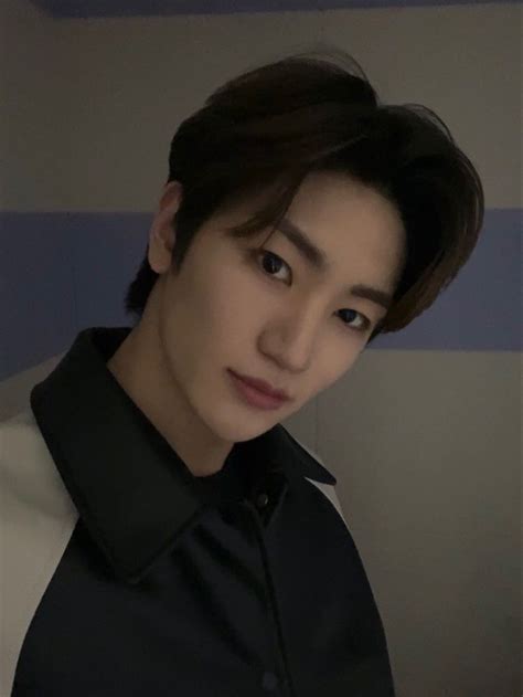 Lutan Blitzers Selca Icon January 15 Leader Chris Kpop Quick