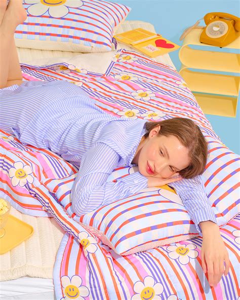 위글위글 공식 인스타그램 자주 쓰는 키보드 그냥 두지 마세요🌈 위글위글 패브릭 키보드 커버로 먼지 걱정 없이 깨끗하고 감각적인 데스크 완성 미끄럼 방지 실리콘으로