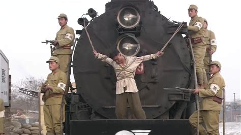 【抗日電影】 日軍對小夥嚴刑拷打，八路軍暴怒出擊，埋伏全殲日軍！ ⚔️ 抗日 抗戰 搶戰 戰爭 Youtube