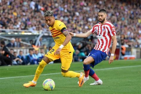 موعد مباراة برشلونة وأتليتكو مدريد في الدوري الإسباني والقنوات الناقلة