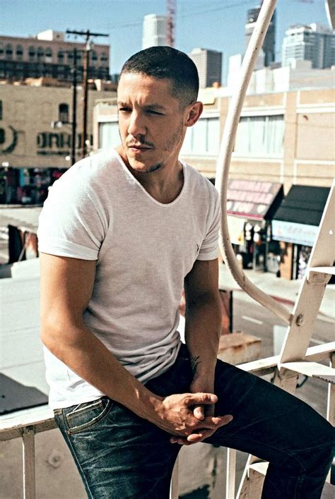 Theo Rossi Looking Really Handsomely Hot Ks Theo Rossi Sons Of Anarchy Anarchy