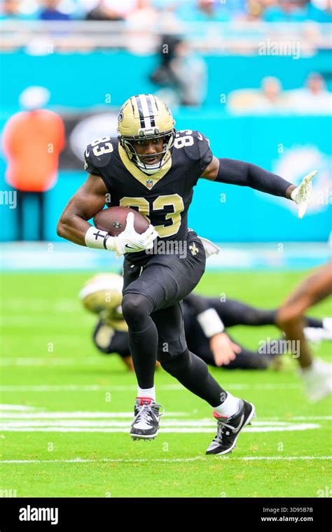 New Orleans Saints Tight End Juwan Johnson 83 Runs With The Ball