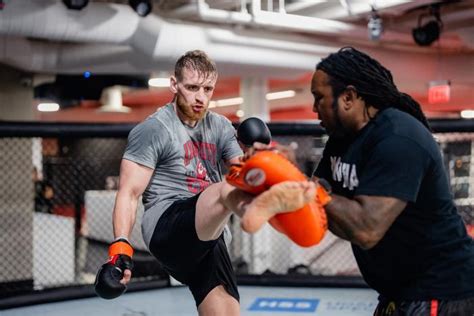 Edmen Shahbazyans Feet