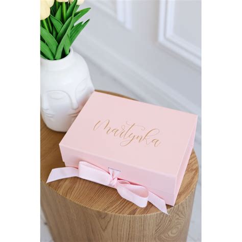 Ozdobne pudełko na prezent eleganckie personalizowane