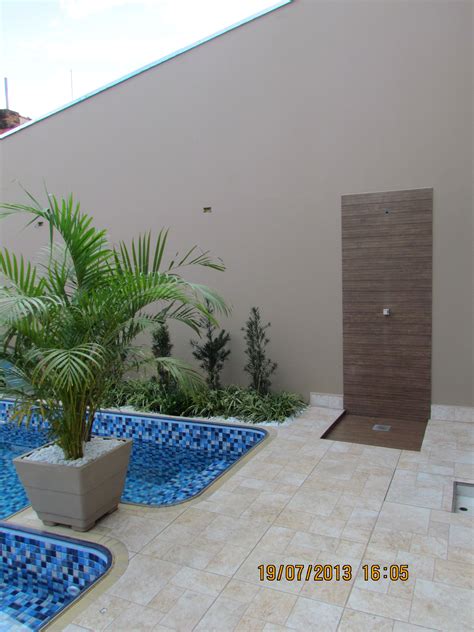 Ducha Com Porcelanato Em Madeira Piscina Em Vinil Chuveiros