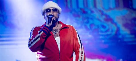 News RadioItalia Guè Madreperla il video cult con Jerry Calà e i feat del nuovo album