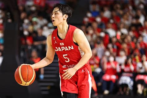 「やばかった異次元」河村勇輝の復帰戦・大活躍にファン歓喜！「アシストがオシャレすぎ」【バスケ日本代表】 The Digest