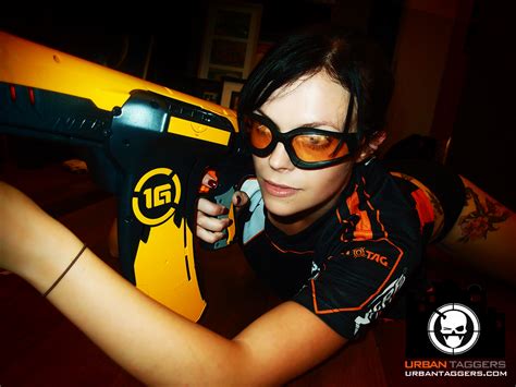 Urban Taggers Babes Dart Tag Quick