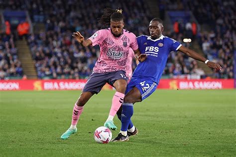 Everton Rescue Draw At Leicester But Foxes Climb Out Of Relegation