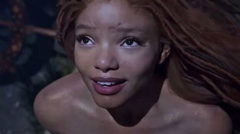 Avete visto la sorella di Halle Bailey È la sua fotocopia ed è la fan numero uno della nuova