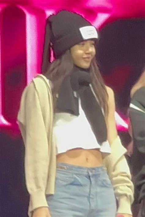 Lisa Born Pink World Tour South Korean Girls Korean Girl Groups