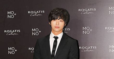 포토엔 남궁민 블랙슈트로 가을남자 변신