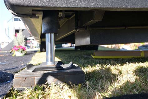 RV Hydraulic Leveling Jacks What You Need To Know