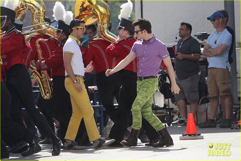 Chris Colfer And Darren Criss Kiss As Klaine For Glee Photo 2934704