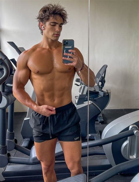 Kyle Kuznik Via Insta If You Like The Content Follow Me On Twitter As Well Men In 4k On Tumblr