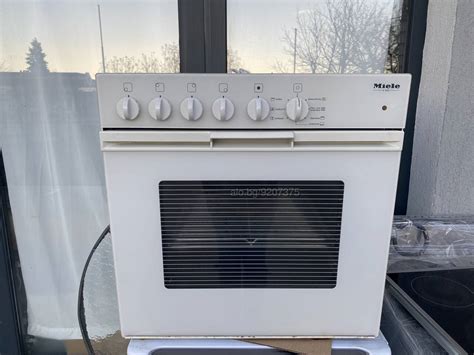 Бяла Фурна за вграждане Миеле с котлони Печка фурна Миеле Бял Готварски печки пещи пл