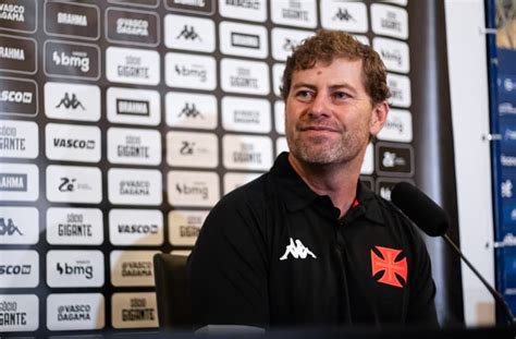 Torcedores Do Vasco Se Derretem Por Rafael Paiva Nas Redes Jamais Vou Questionar