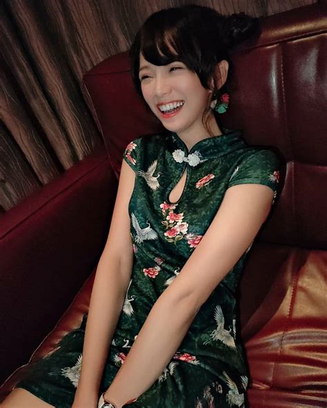 气质妹颜质超吸睛 白皙美背吹弹可破 水夏mika 17p 宅男番号吧