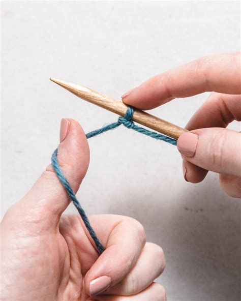 How To Cast On In Knitting For Beginners Sarah Maker