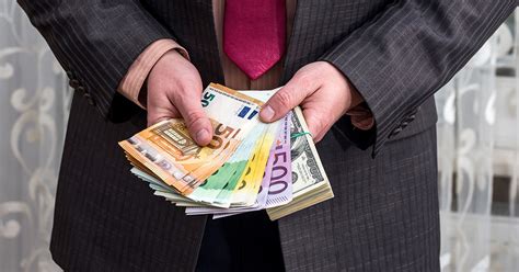 Замрзнати цени и одмрзнати плати - Pari.com.mk