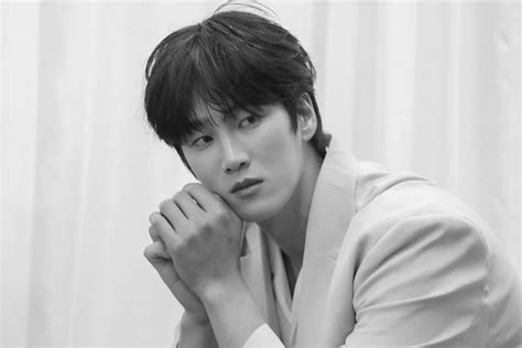 Profil Ahn Bo Hyun Pacar Jisoo BLACKPINK Sejak Mei 2023