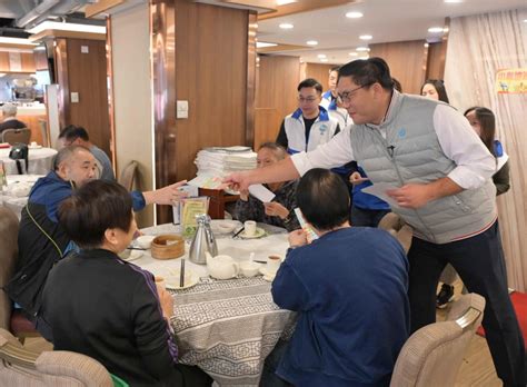 梁宏正與屯門關愛隊跨區出動 到荃灣酒樓宣傳區選齊投票 ｜kelly Online 星島日報