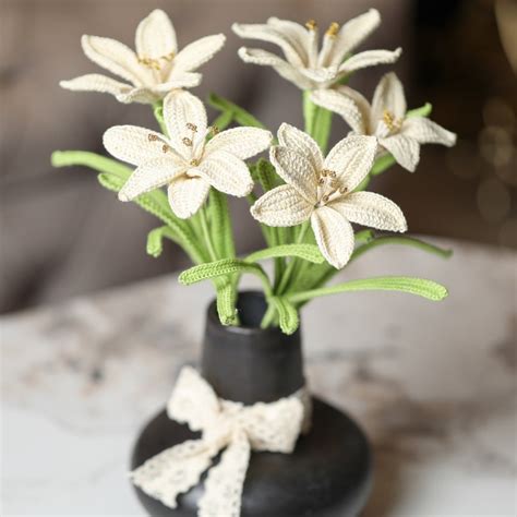 Mini Lily Flower Pastiche