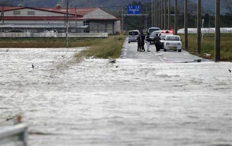 Man Shares Eerie Footage From Being Inside Eye Of The Storm As Record
