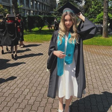 Fiica Lui Razvan Simion In Prezent De Ce Ianca Simion A Dat Bac Ul De Două Ori Divahair Ro