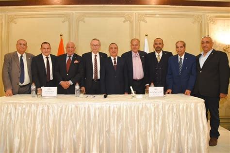 محافظ الإسكندرية يلتقي بأعضاء جمعية رجال أعمال لمناقشة بعض المشكلات