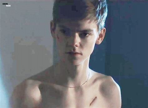 Pin By Twdxmy On Maze Runner Thomas Brodie Sangster Thomas Sangster
