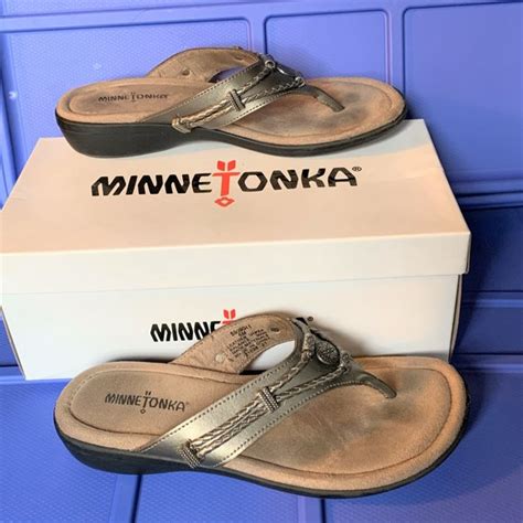 Minnetonka Shoes Shoes Sz 8 Minnetonka Leather Silverbay Thong