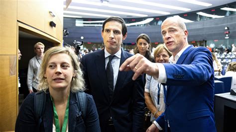 Diederik Samsom Weg Als Kabinetschef Wopke Hoekstra Cdaer Wil In